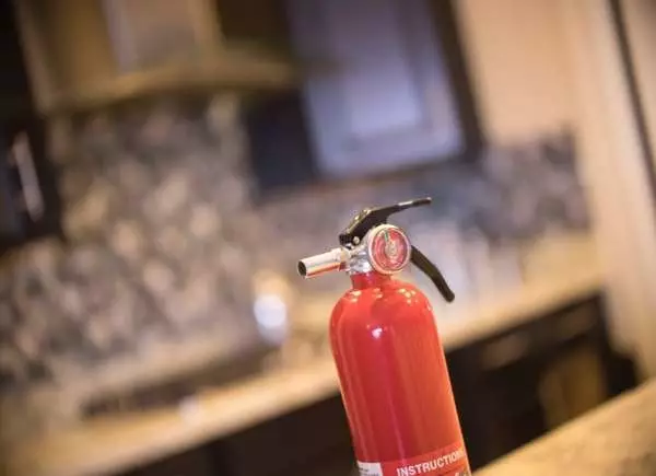 Mga petsa sa pag-expire sa mga fire extinguisher