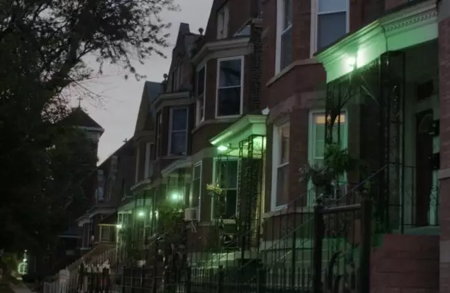 ماذا يعني ضوء الشرفة الخضراء؟