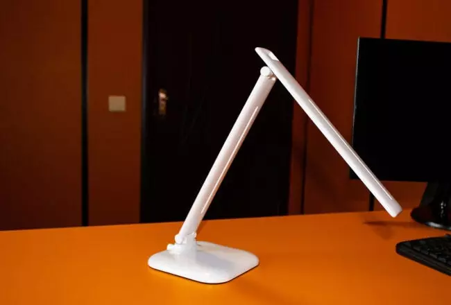 Najlepšie možnosti stolovej LED lampy