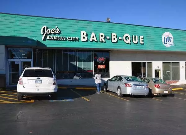 BBQ Joe's Bora (Kansas City, Kansas)