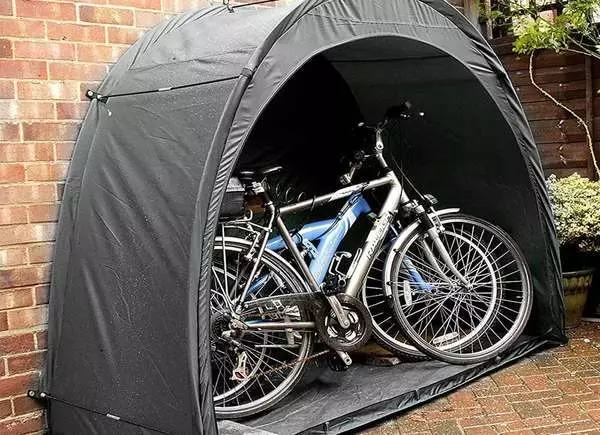 Fahrradaufbewahrung im Zelt