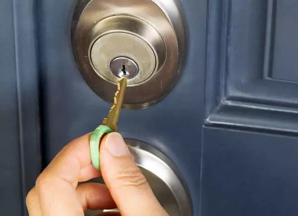 Օգտագործեք Multiple Locks Home Security
