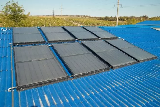 Qhov zoo tshaj plaws Solar Pool Heaters Options