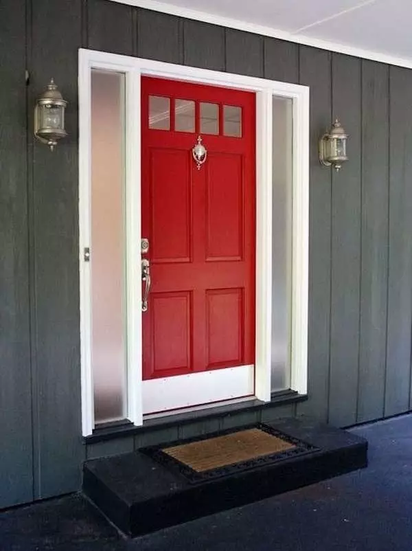 玄関ドアのアイデア赤いドア