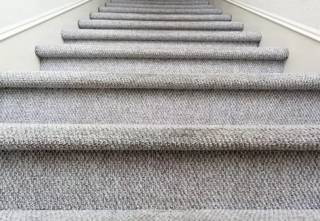 Най-добрият килим за стълби, решен!