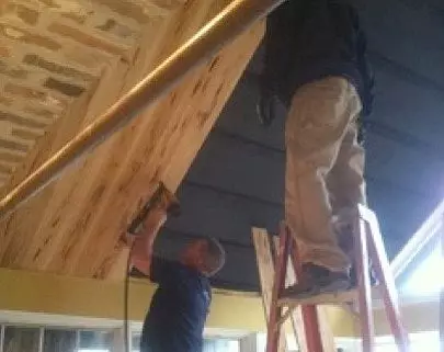 Montáž dřevěného stropu – kompletní