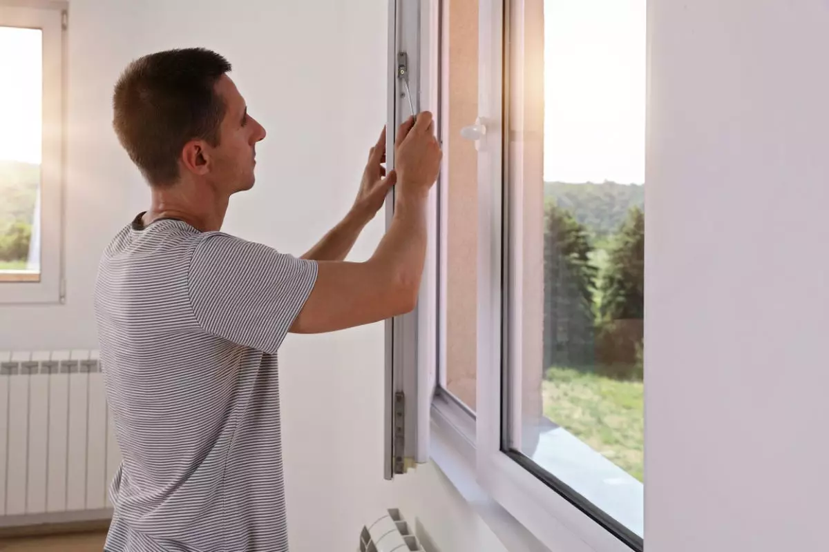 Fiberglass na Vinyl Windows: Ninde DIY-Nshuti?