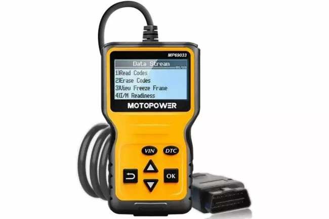 Ang Opsyon sa Mga Regalo para sa Mechanics: MOTOPOWER Car OBD2 Scanner Code Reader