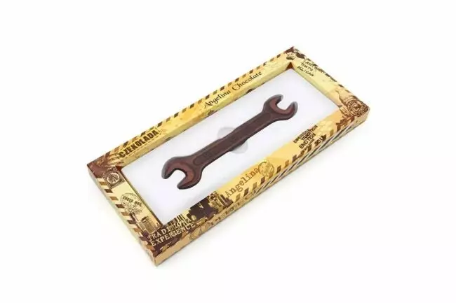 Ang Mga Regalo para sa Mechanics Option: ChocolatePresents Small Chocolate Wrench