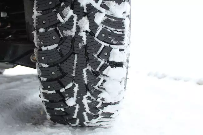 Lốp xe dùng đi trên tuyết