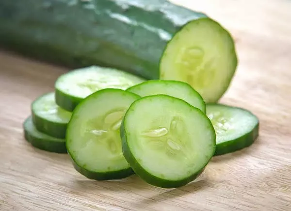 hoe om komkommers te stoor