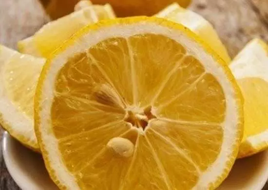 Limon dilimleri