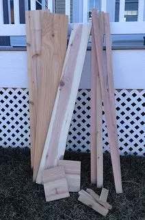 วิธีการสร้างราวระเบียง - Cedar Boards