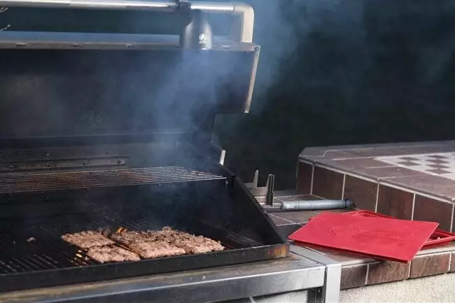 Nejlepší možnost grilování: Jeskynní nářadí Barbecue Grill Light