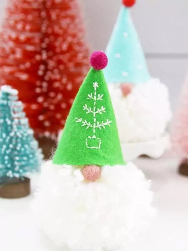 Pom-Pom Santa DIY Trang trí Giáng sinh