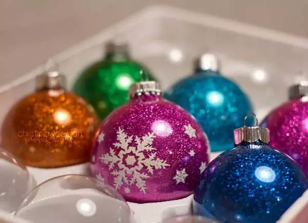 DIY Glitter Christmas Ornament