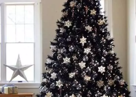 Monochromatický vánoční strom