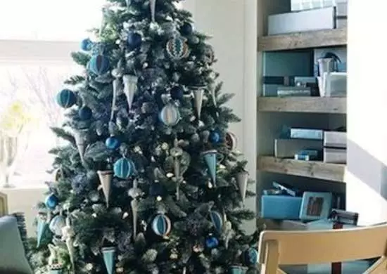 Modrý vánoční stromeček