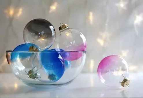 I-DIY Ombre Ornaments