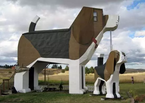 Dog Bark Park Inn v Cottonwood, Idaho