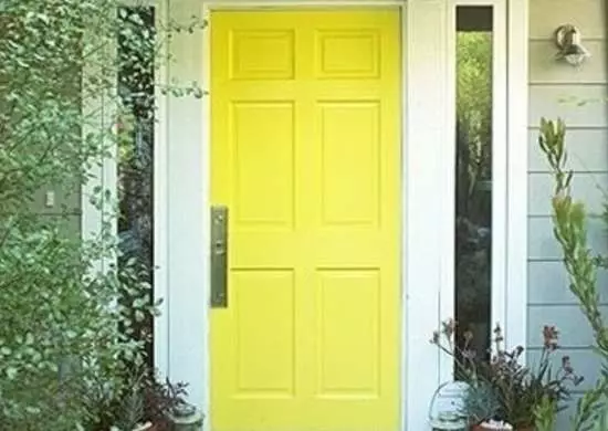 Porta d'entrada pintada