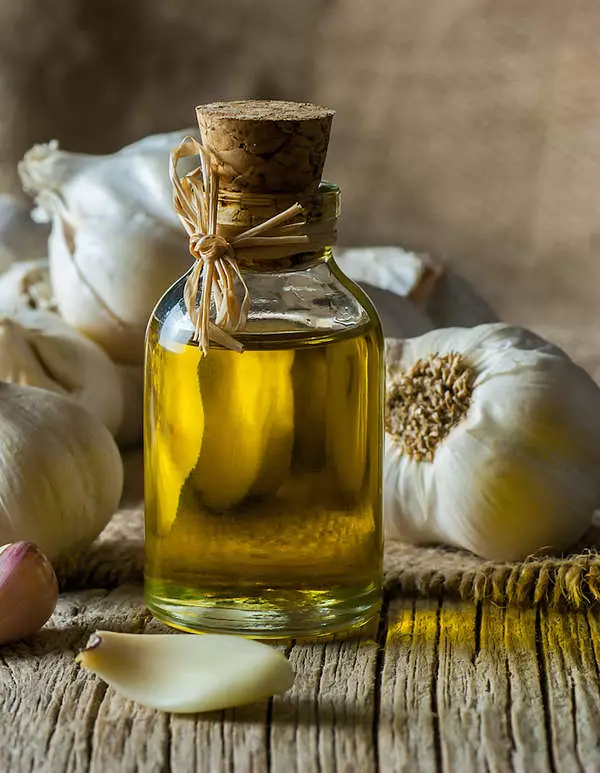 Garlic-Wopaka Mafuta a Azitona