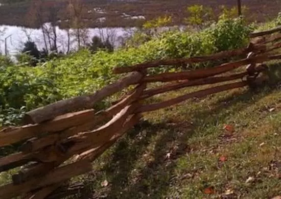 Рустикална ограда