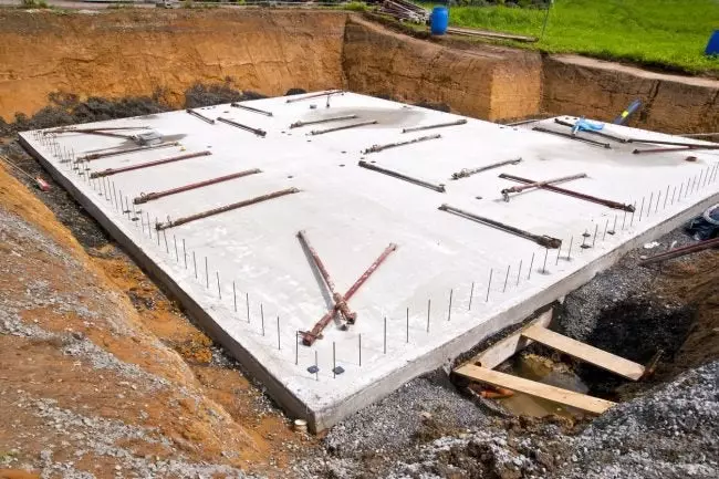 Slab vs. Crawl Space፡ በመሠረት አማራጮች መካከል 7 ትላልቅ ልዩነቶች