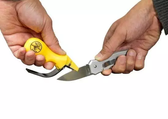 Klein Tools пышақ және қайшы қайрағыш