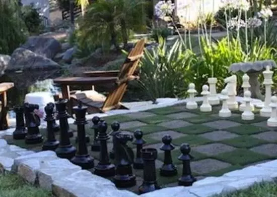 Tabuleiro de xadrez ao ar livre