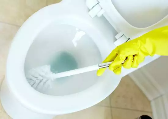 Com netejar un vàter