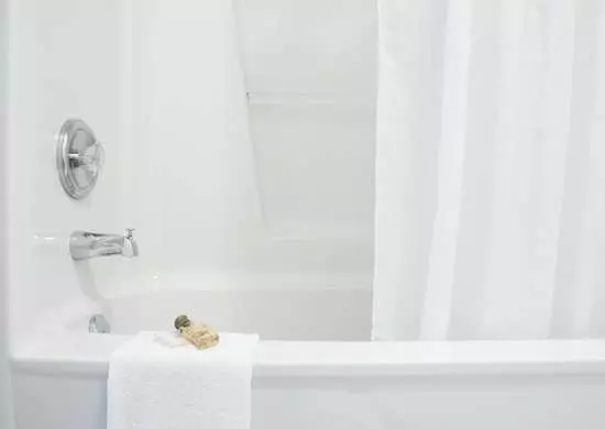 Cách làm sạch bồn tắm