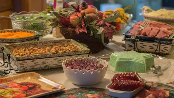 13 tips om iedereen rond de Thanksgiving-tafel te passen