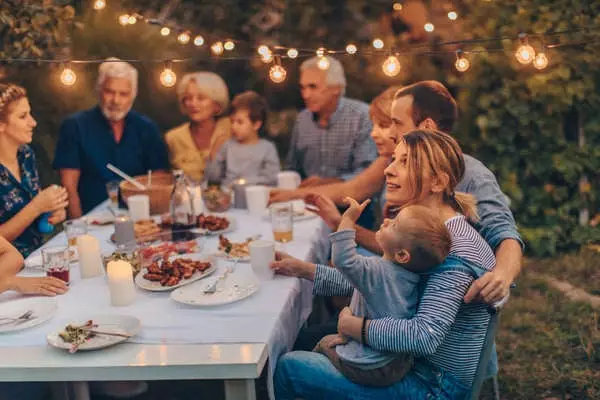 13 tips för att passa alla runt Thanksgiving-bordet