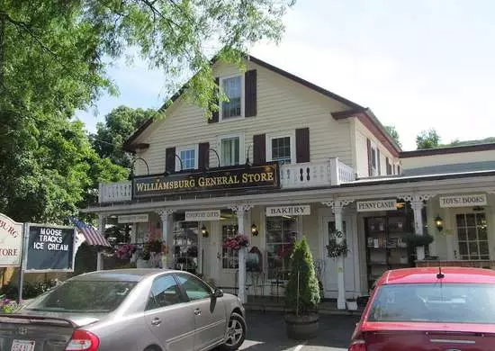 Magazinul general Williamsburg din Williamsburg, Massachusetts