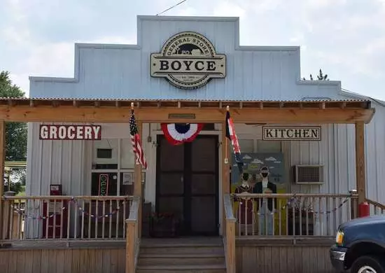 Tenda xeral Boyce en Alvaton, Kentucky