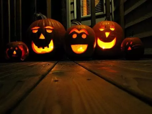Carving Pumpkin - Jack O Lanterns