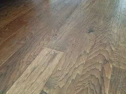 Výběr dřevěné podlahy - Ručně škrábané