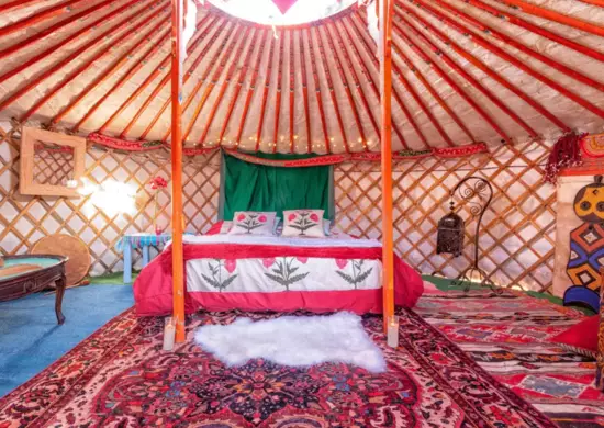 Mongolian Yurt នៅលើ Airbnb