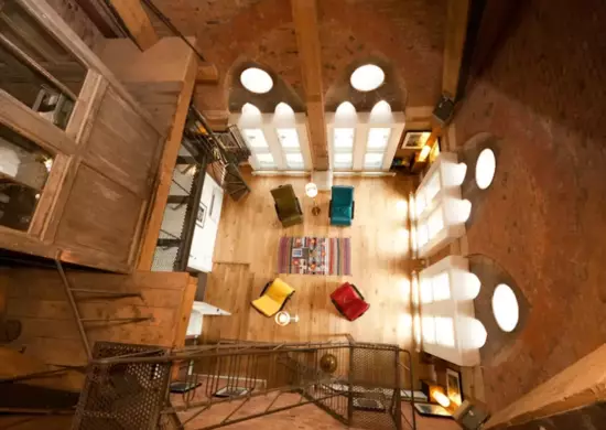 Ombyggt London Clock Tower på Airbnb
