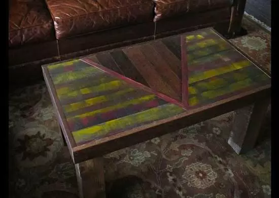 Geborgen houten salontafel