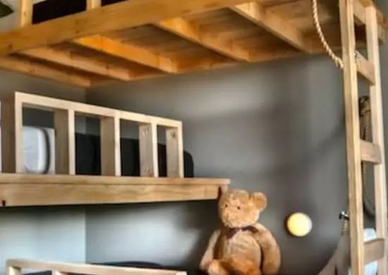 Sou entènèt jwèt Triple Bunk Bed