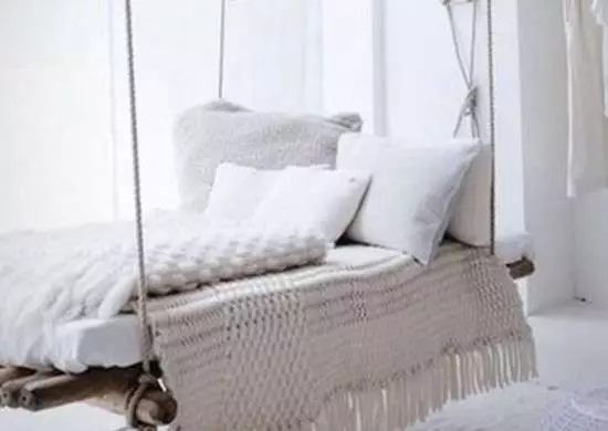 Hangend bed