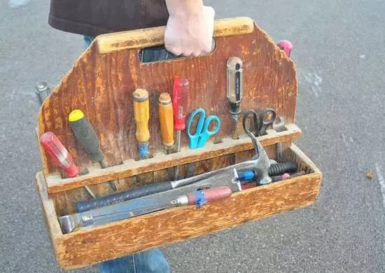 လွယ်ကူသော DIY Toolbox