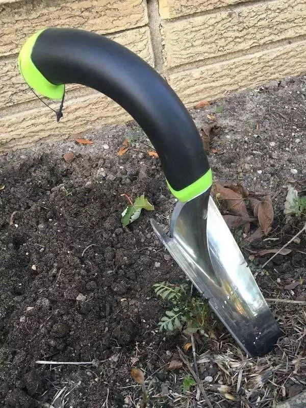 Ergonomski transplanter