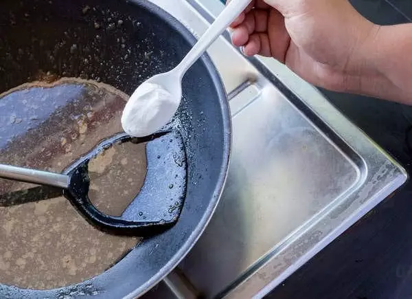 如何用小蘇打清洗鍋碗瓢盆