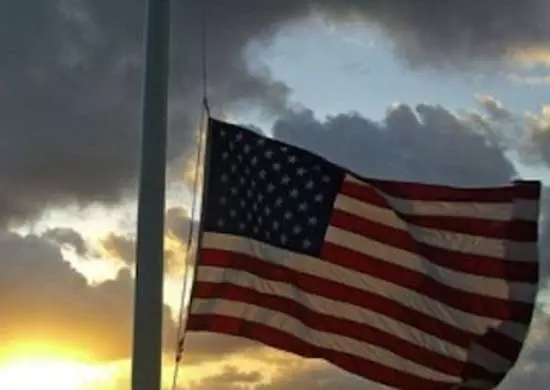 Flagge by Half Staff