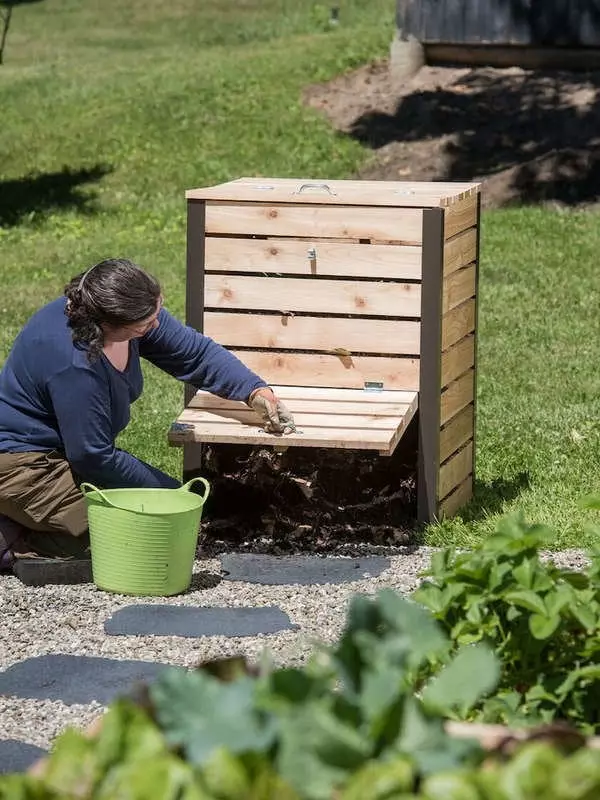 Кедровый компостный ящик для заднего двора