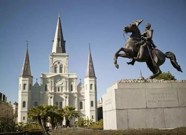 Katedralo Sankta Luiso en Nov-Orleano, Luiziano