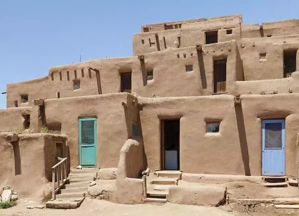 I-Taos Pueblo eduze neTaos, eNew Mexico